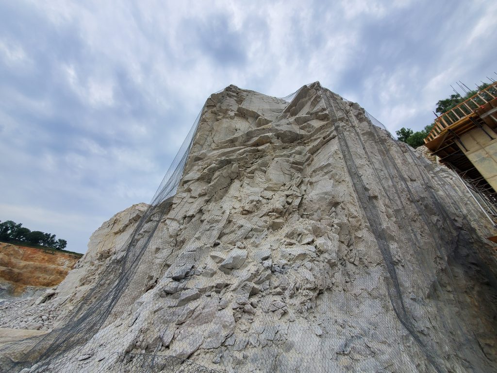 Safeguarding Mines with Tailored Geohazard Solutions