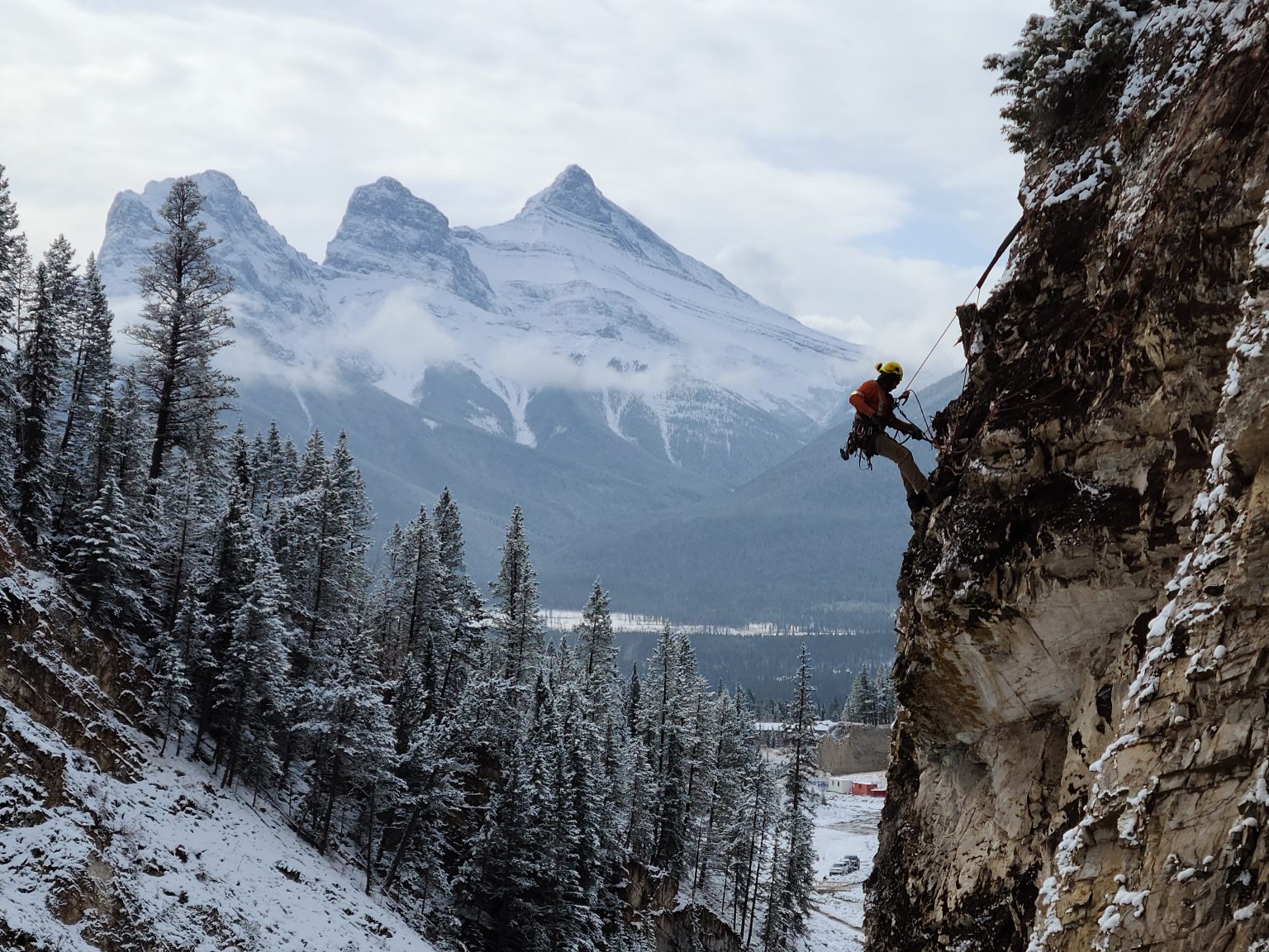 Rockfall-mitigation-effective-solutions-to-prevent-rockfalls