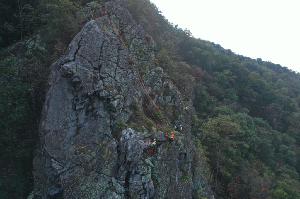 Expert Manual Scaling Services for Rockfall Mitigation