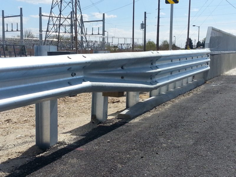 Tubular Thrie Beam Bridge Rail